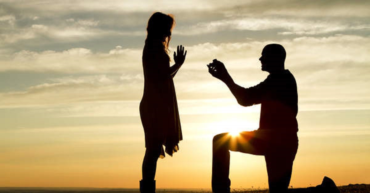 Hombre pide matrimonio a azafata en pleno vuelo en EU » Oronoticias